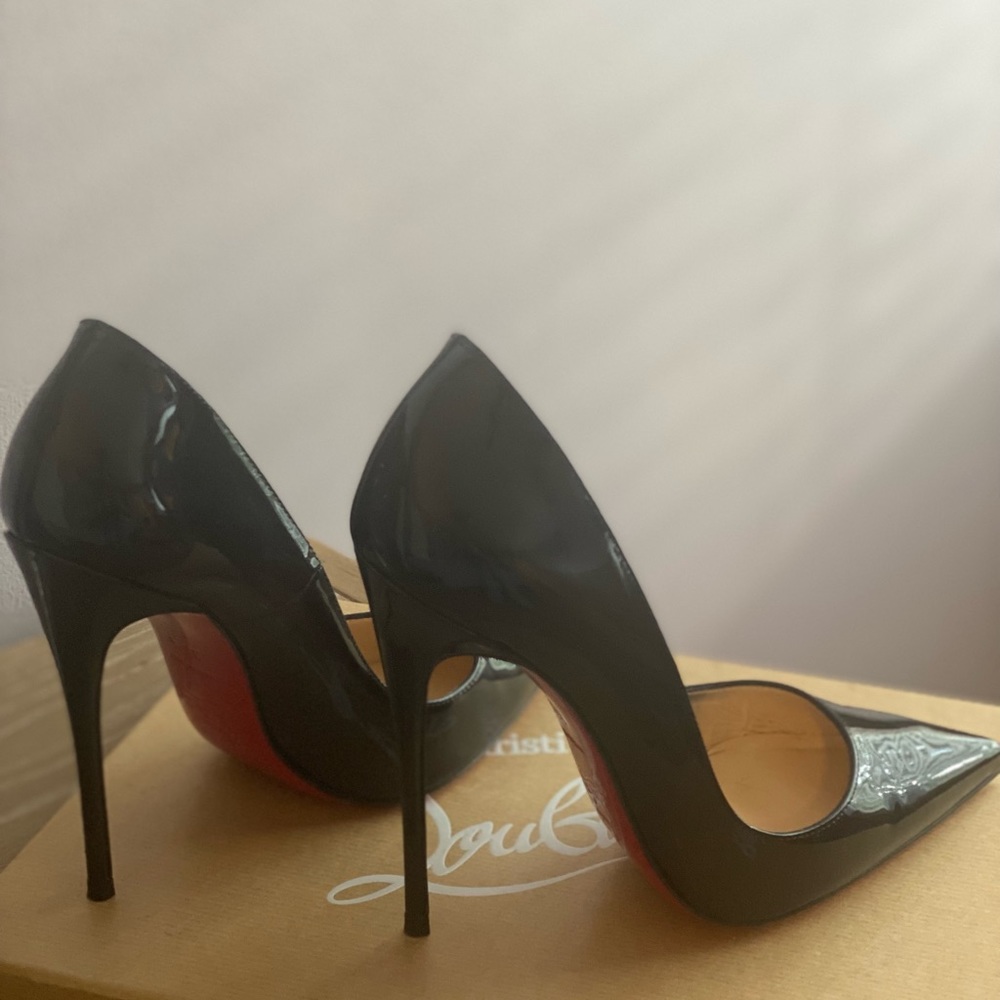 Christian Louboutin So Kate Pumps - Gem